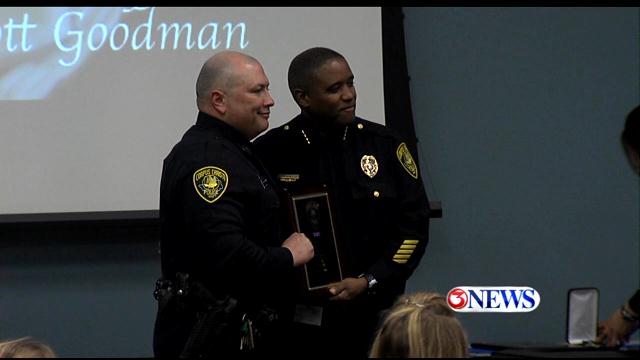 CCPD Hands Out Honors | kiiitv.com