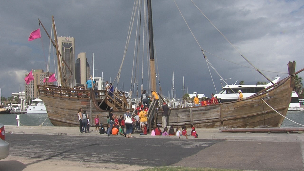 School children tour replica Nina Ship | kiiitv.com