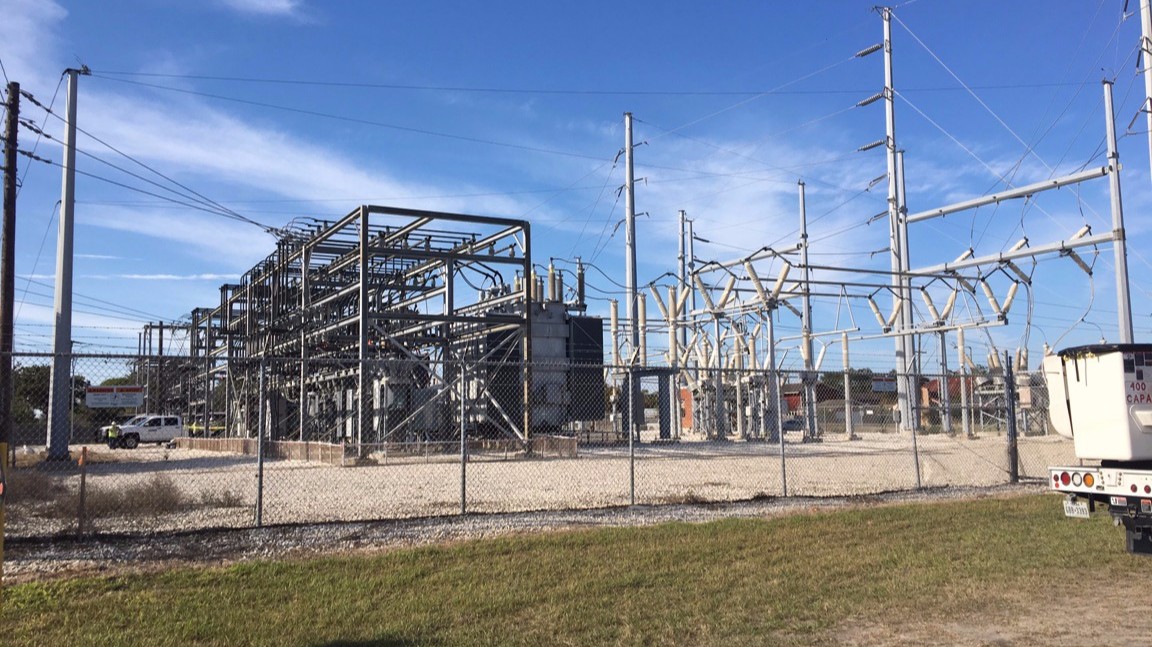 Blown transformer leaves thousands without power | kiiitv.com