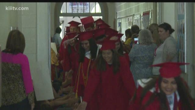 Graduating Ray High School seniors visit Menger Elementary students ...